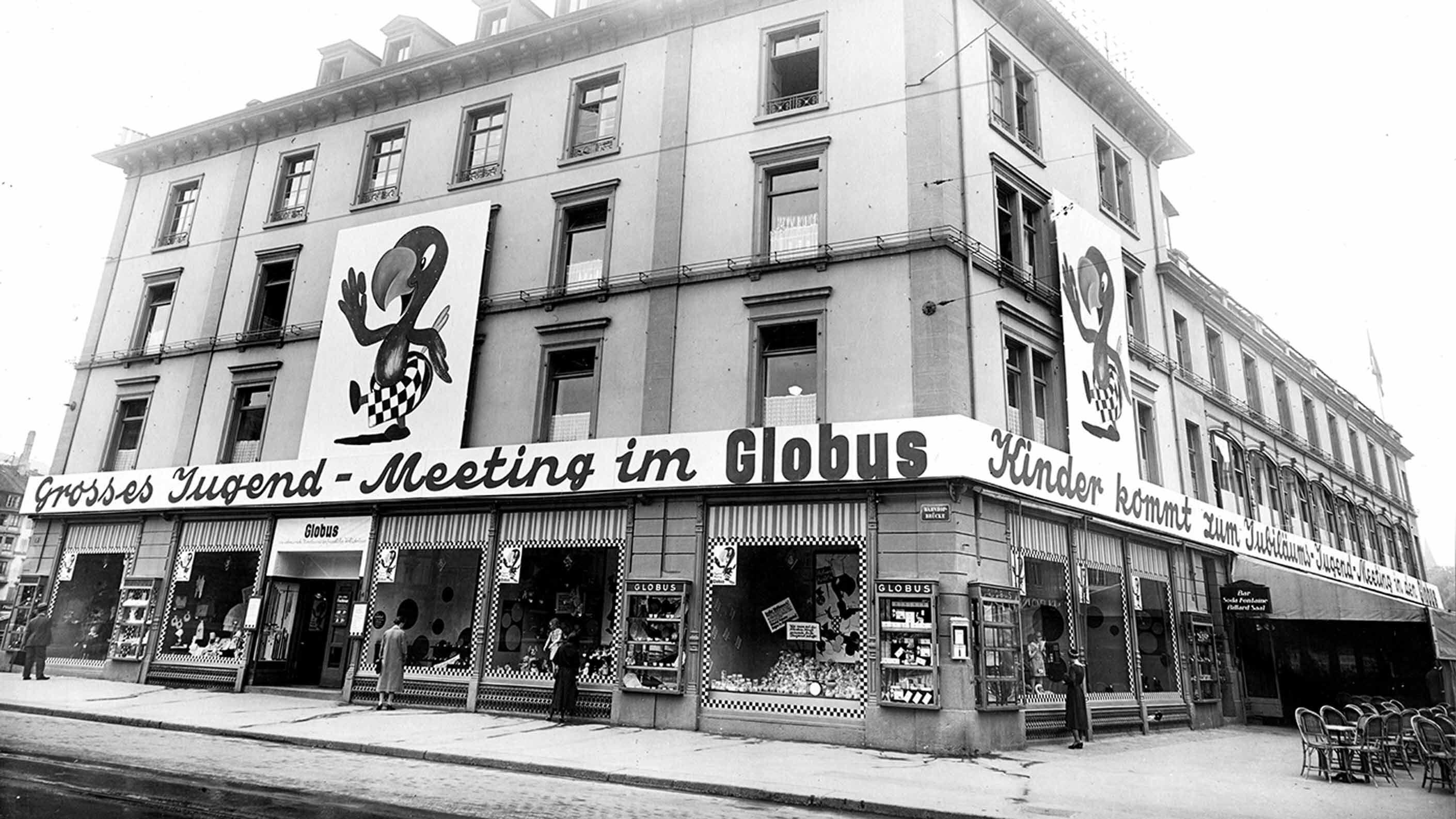 Globi le perroquet bleu et son Globi-Express